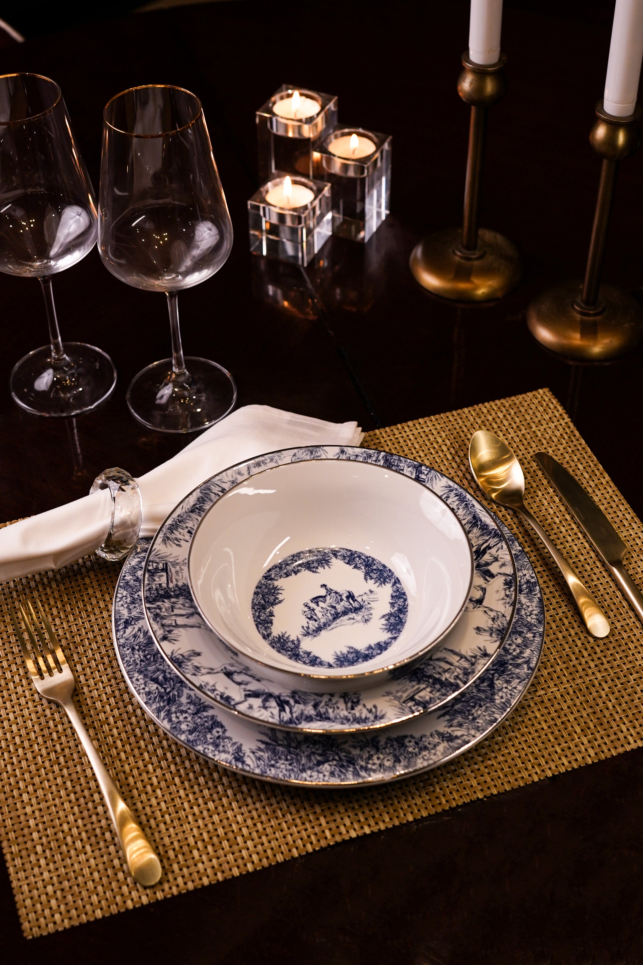 Sapphire & platinum - plates for 4 persons (12 pcs)
